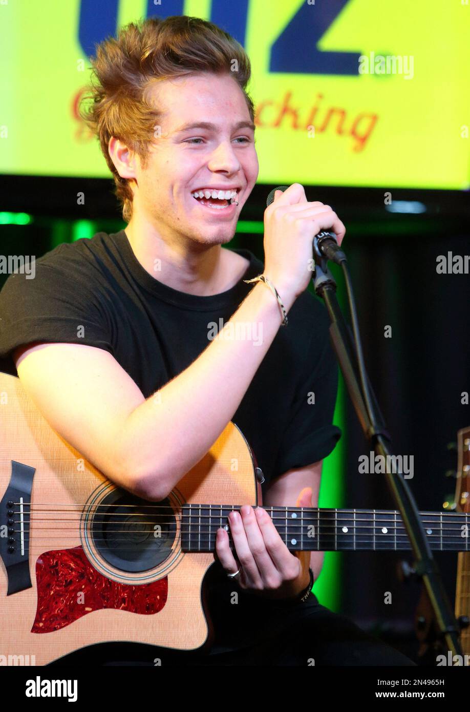 Luke Hemmings of the band 5 Seconds of Summer visits the Q102 ...