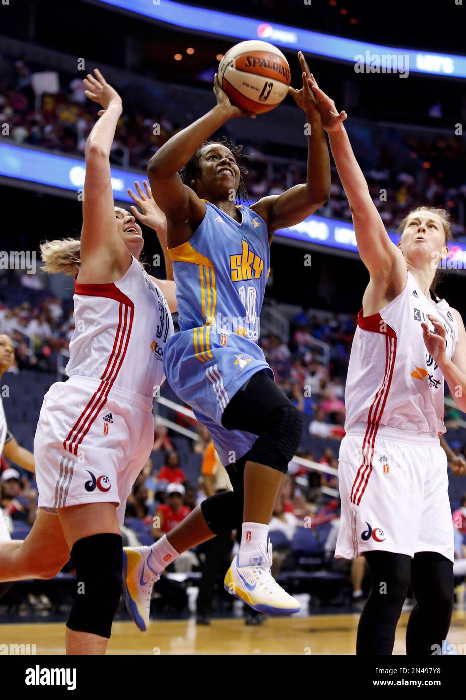 Chicago Sky guard Epiphanny Prince (10) shoots between Washington ...