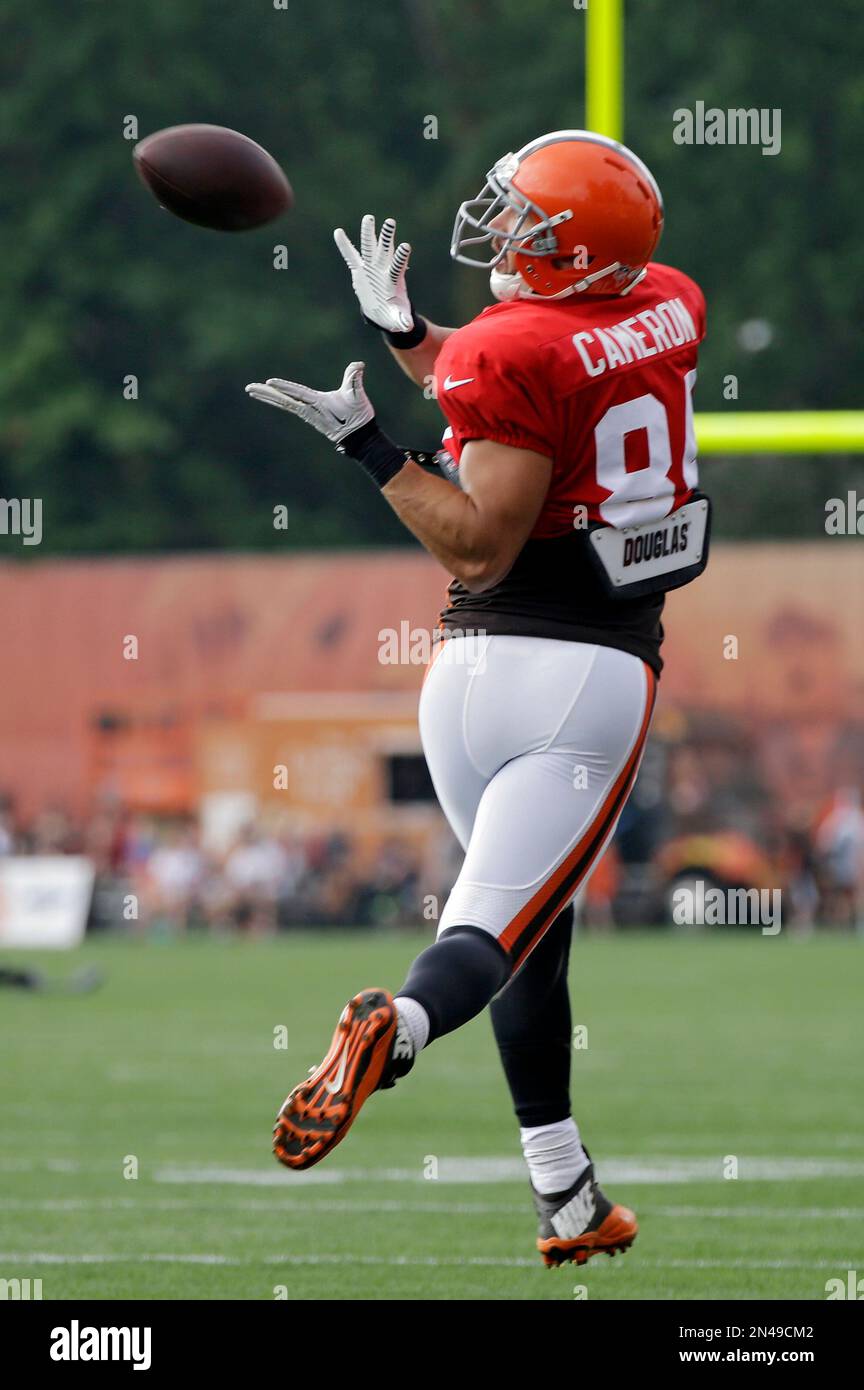Cleveland Browns tight end Jordan Cameron catches a pass during ...
