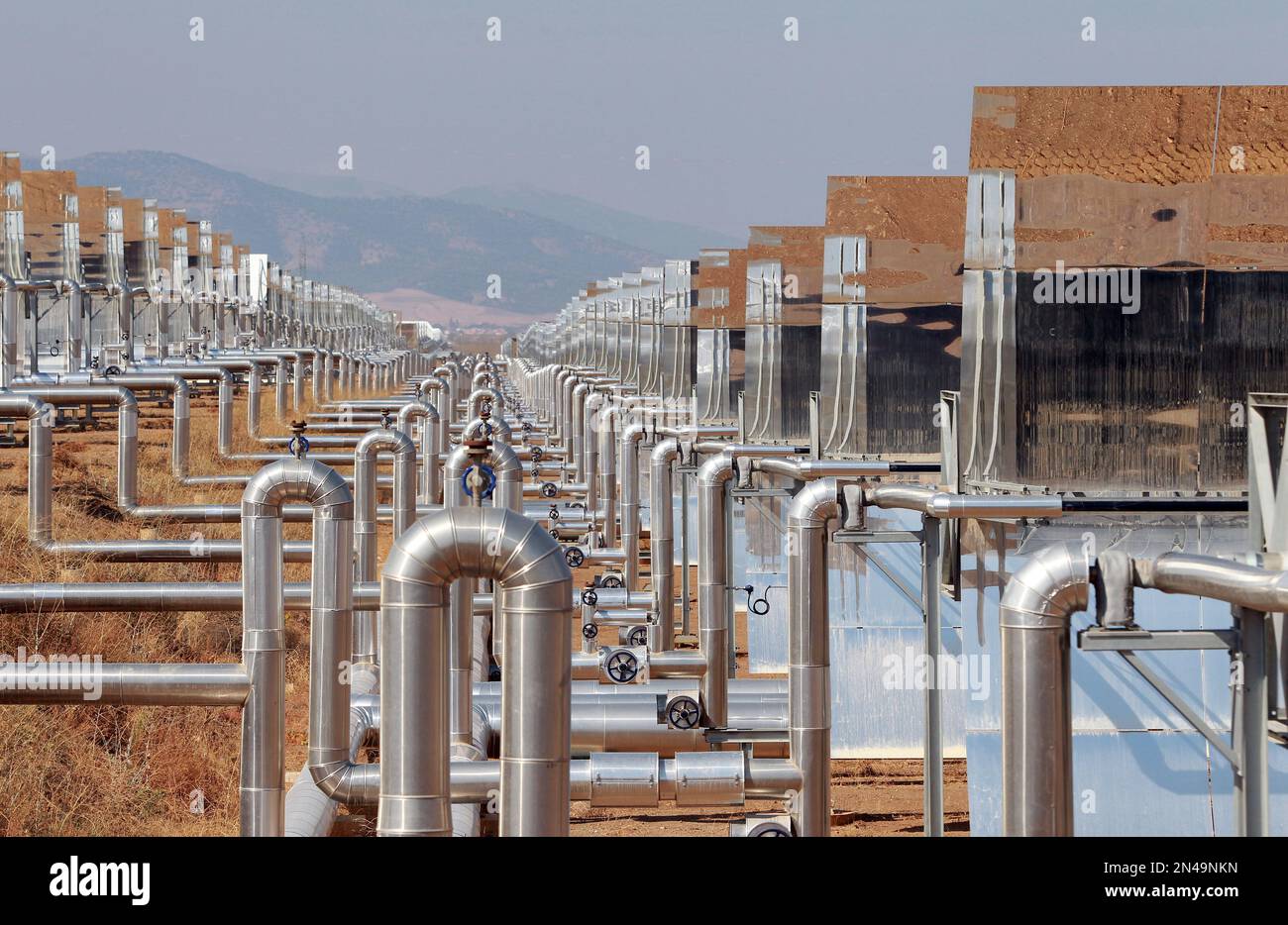 Solar power plant desert spain hi-res stock photography and images - Alamy