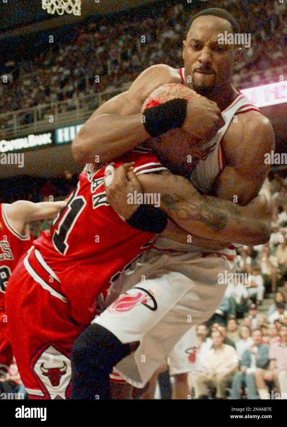 FILe - In this May 26, 1997 file photo, Miami Heat center Alonzo ...