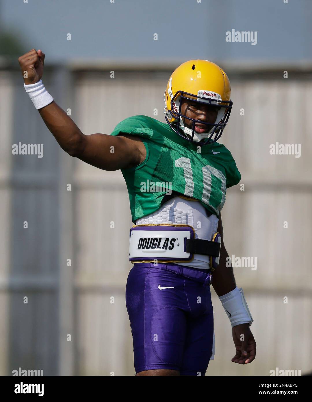 LSU quarterback Anthony Jennings (10) goes through drills during their ...