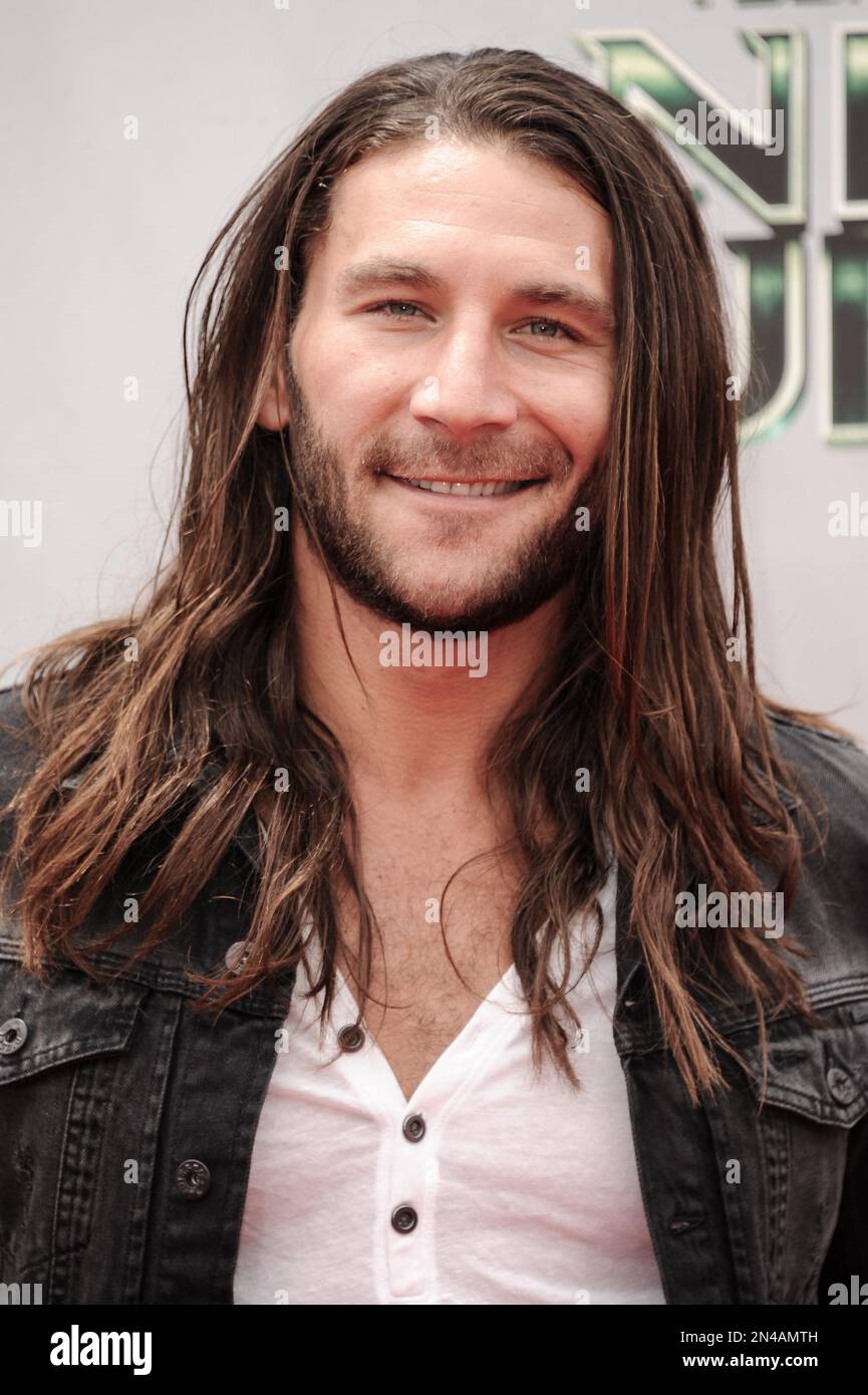Zach McGowan arrives at the LA Premiere of "Teenage Mutant Ninja ...