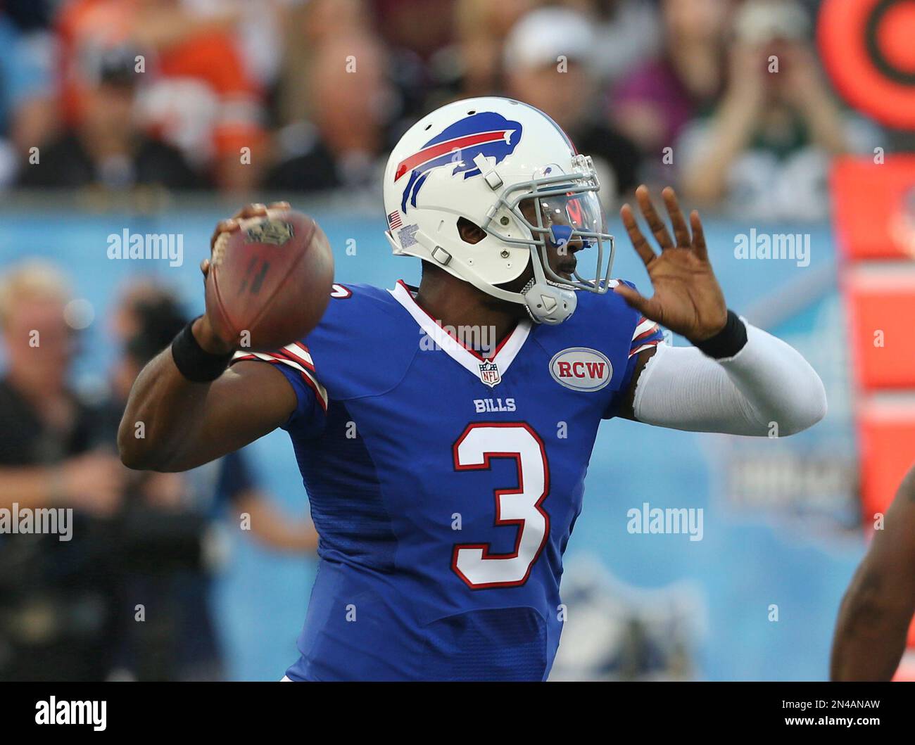 Buffalo Bills quarterback EJ Manuel passes against the New York Giants ...