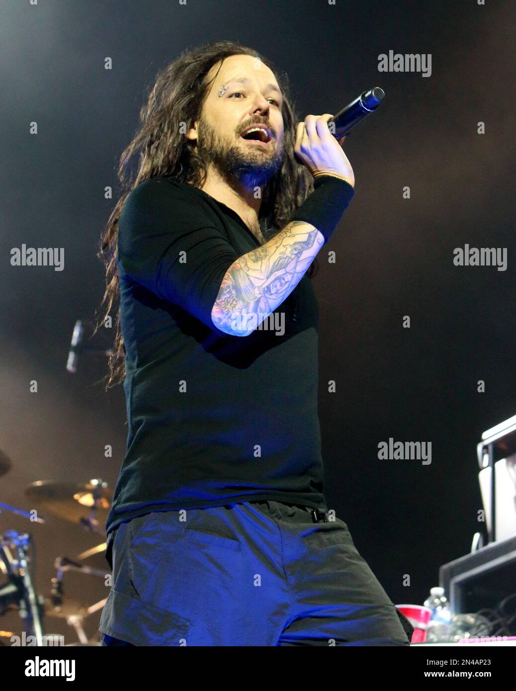 Jonathan Davis of the band Korn performs in concert during the Rockstar ...