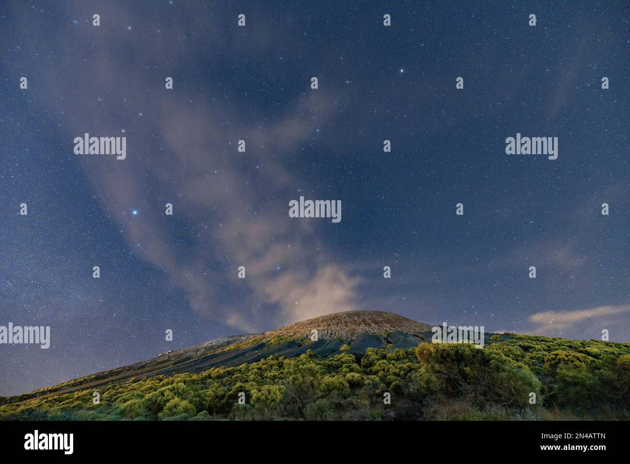 Great crater vulcano hi-res stock photography and images - Alamy