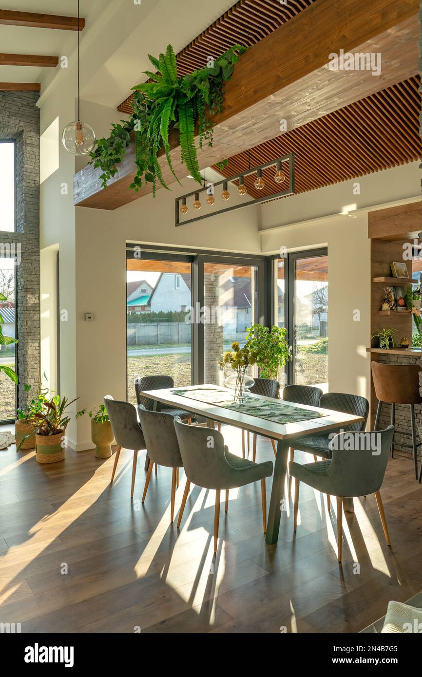 Windows details modern residential hi-res stock photography and images ...