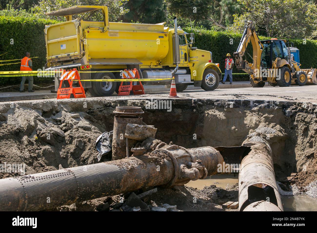 Los Angeles Department of Water and Power crews work to repair the "Y ...