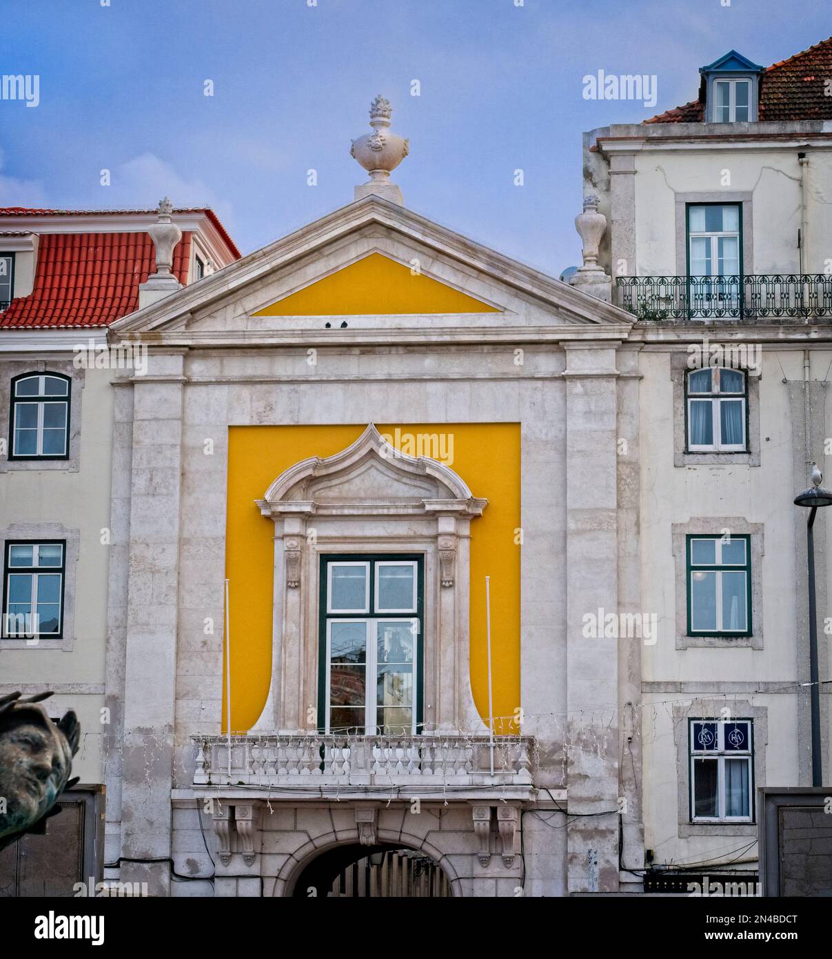 Yellow window frames hi-res stock photography and images - Alamy