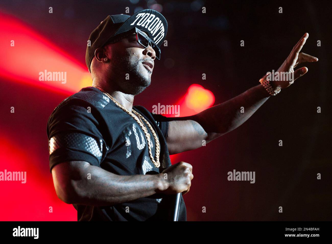 Jeezy performs on stage at the Molson Amphitheatre during the "Under ...