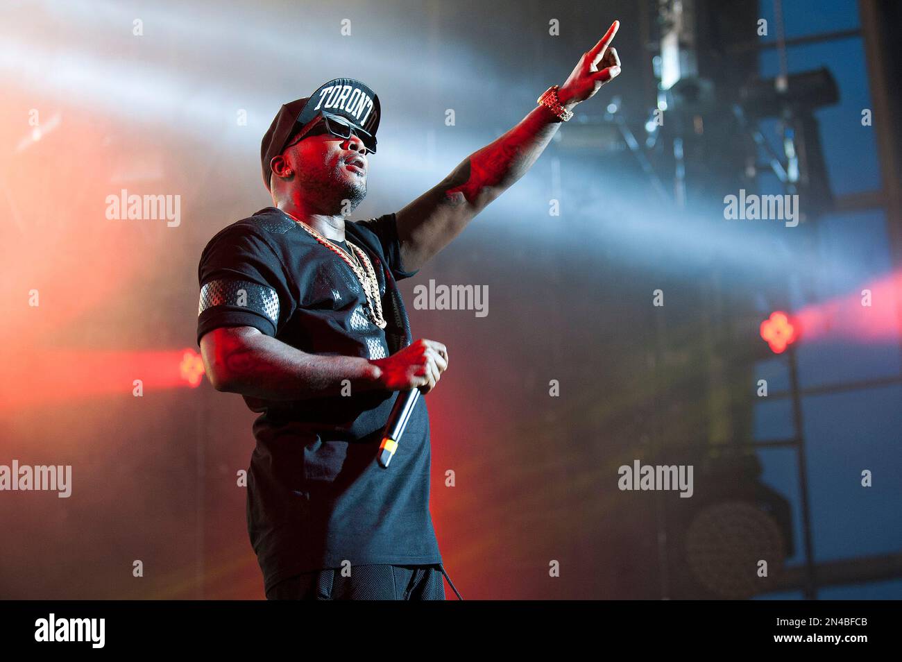 Jeezy performs on stage at the Molson Amphitheatre during the "Under ...