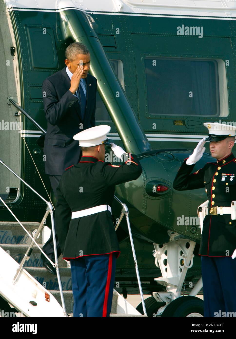 President Barack Obama steps of Marine One upon arrival at Andrews Air ...
