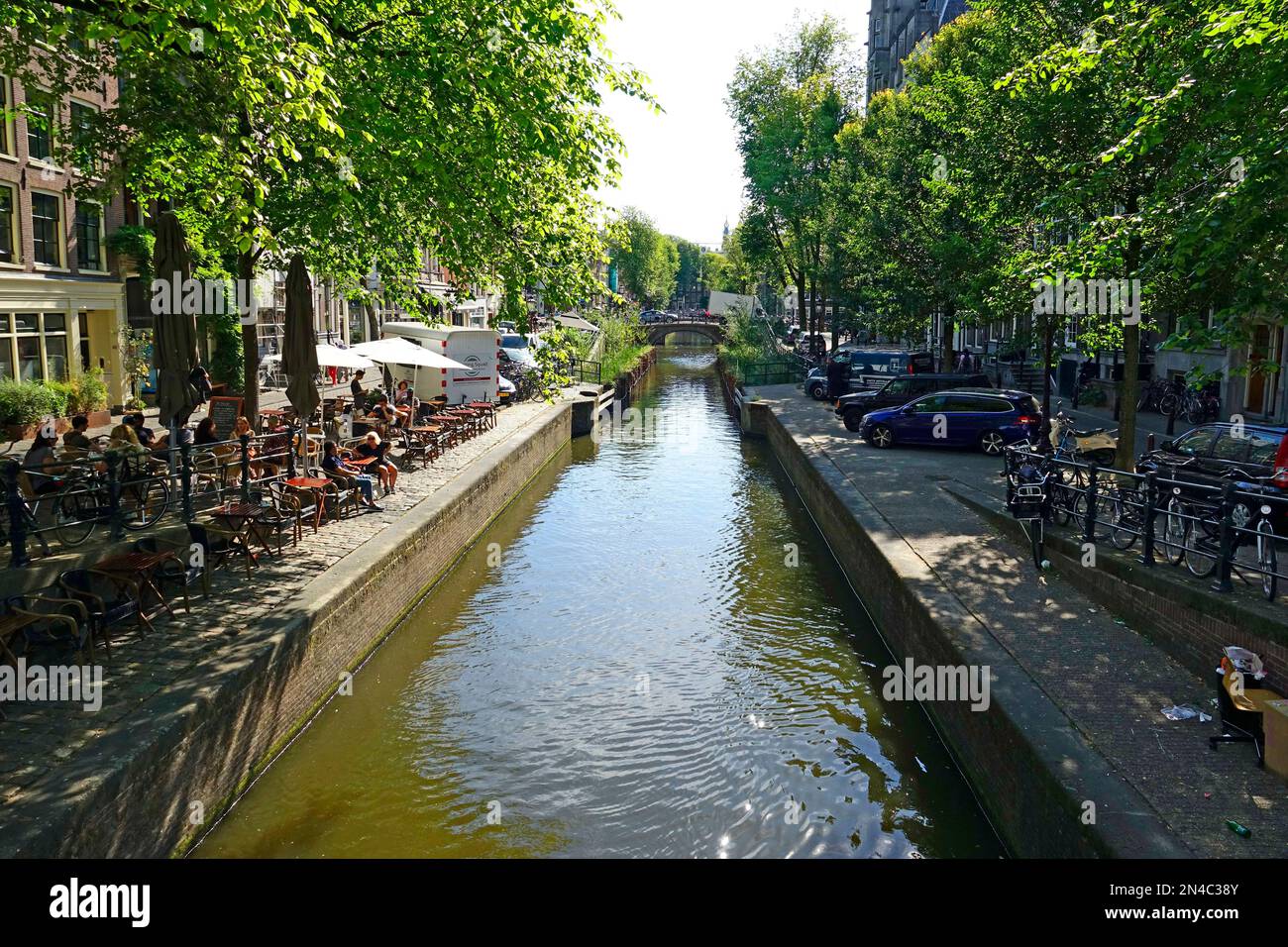 Amsterdam canals and streets hi-res stock photography and images - Alamy
