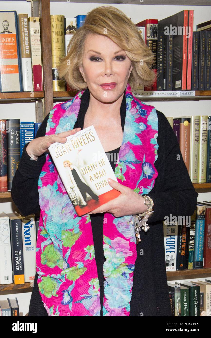 Television personality Joan Rivers makes an appearance at Book Revue to ...