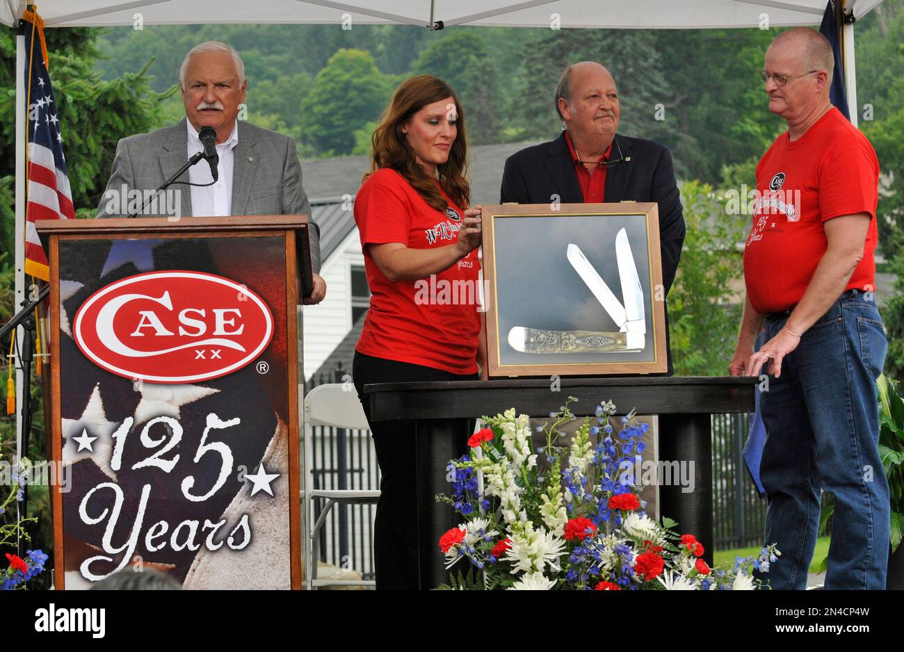 IMAGE DISTRIBUTED FOR ZIPPO/W.R. CASE & SONS CUTLERY - From left: Zippo/W.R. Case & Sons Cutlery ...