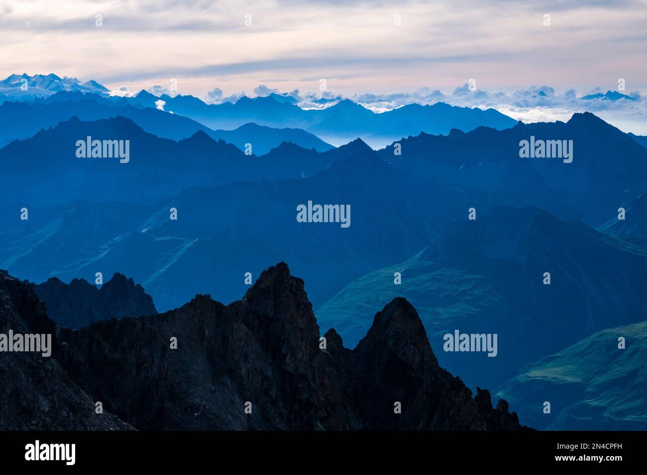 View from Pointe Helbronner to the peaks south of the Mont Blanc massif ...