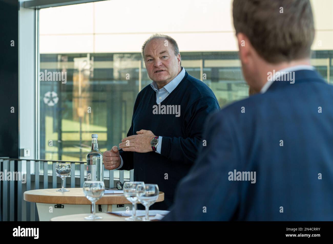 Managing director string hi-res stock photography and images - Alamy