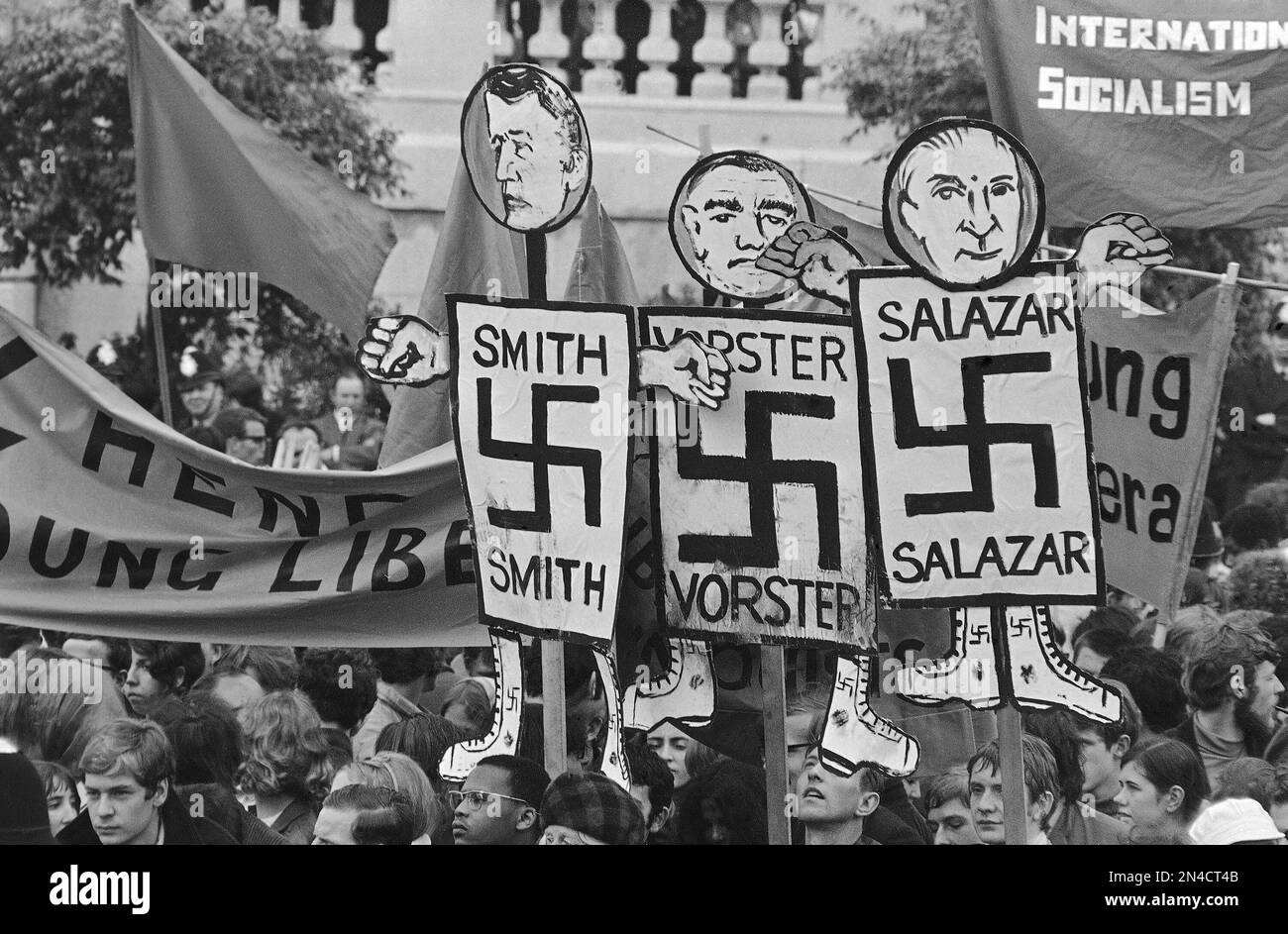 Members attending the anti-apartheid movement's South African Freedom ...
