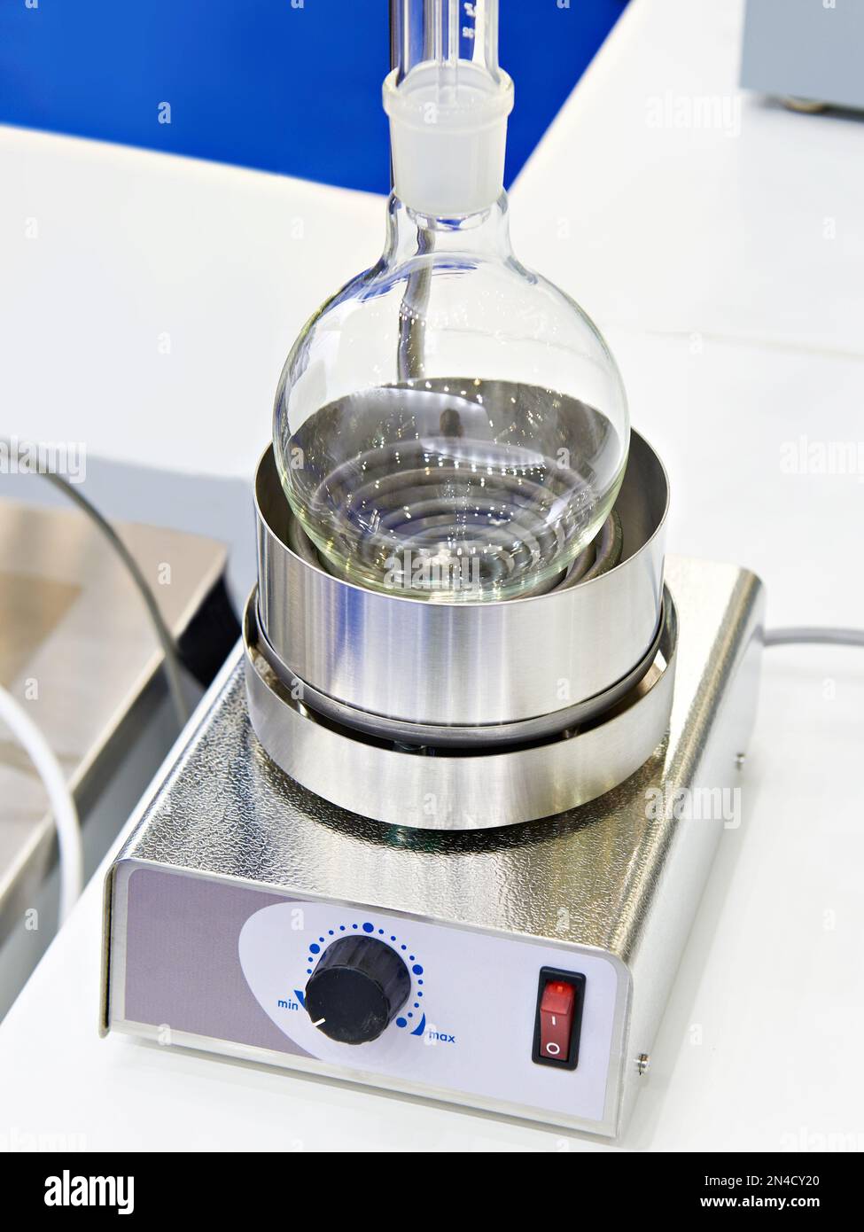 Laboratory glassware equipment hi-res stock photography and images - Alamy