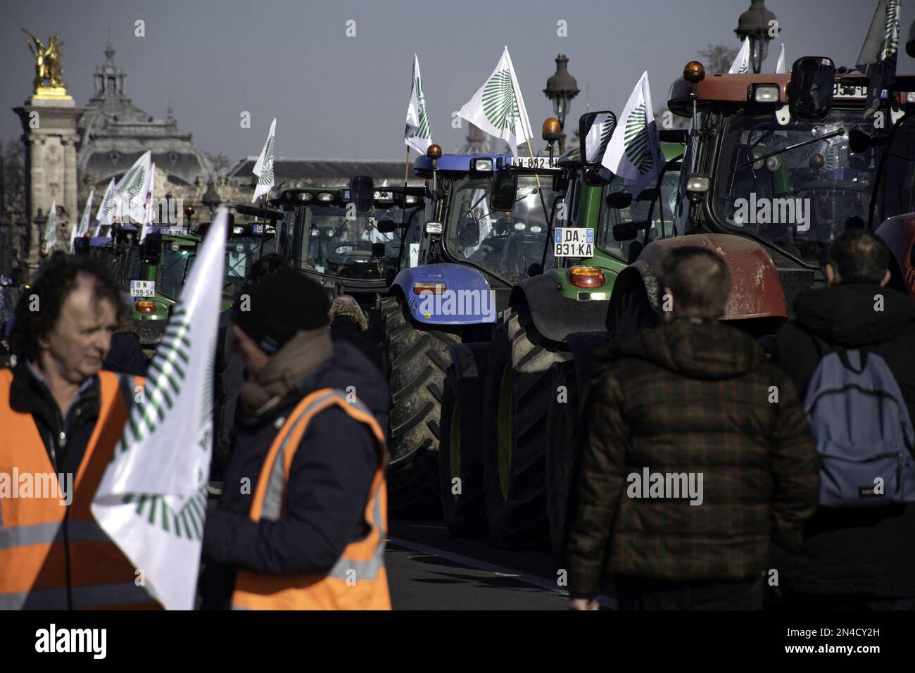 Demonstration of farmers with the presence of more than 500 tractors ...