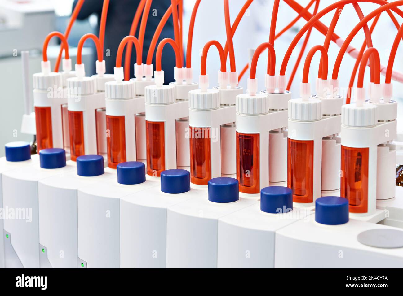 Titration equipment hi-res stock photography and images - Alamy