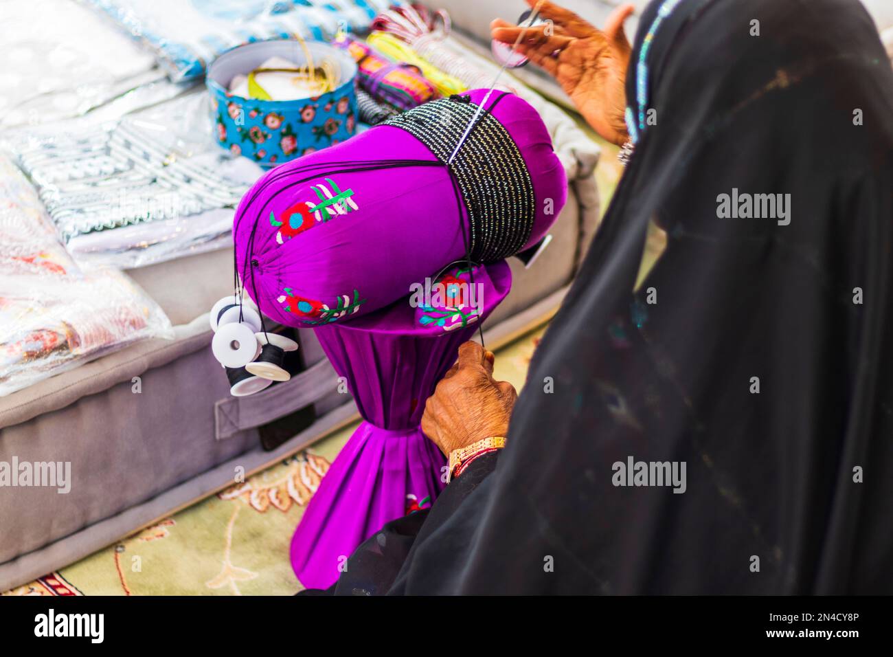 Arab craft hi-res stock photography and images - Alamy