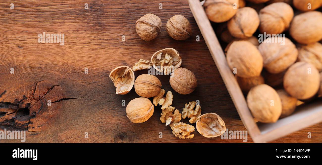 fresh walnuts in a box Stock Photo - Alamy
