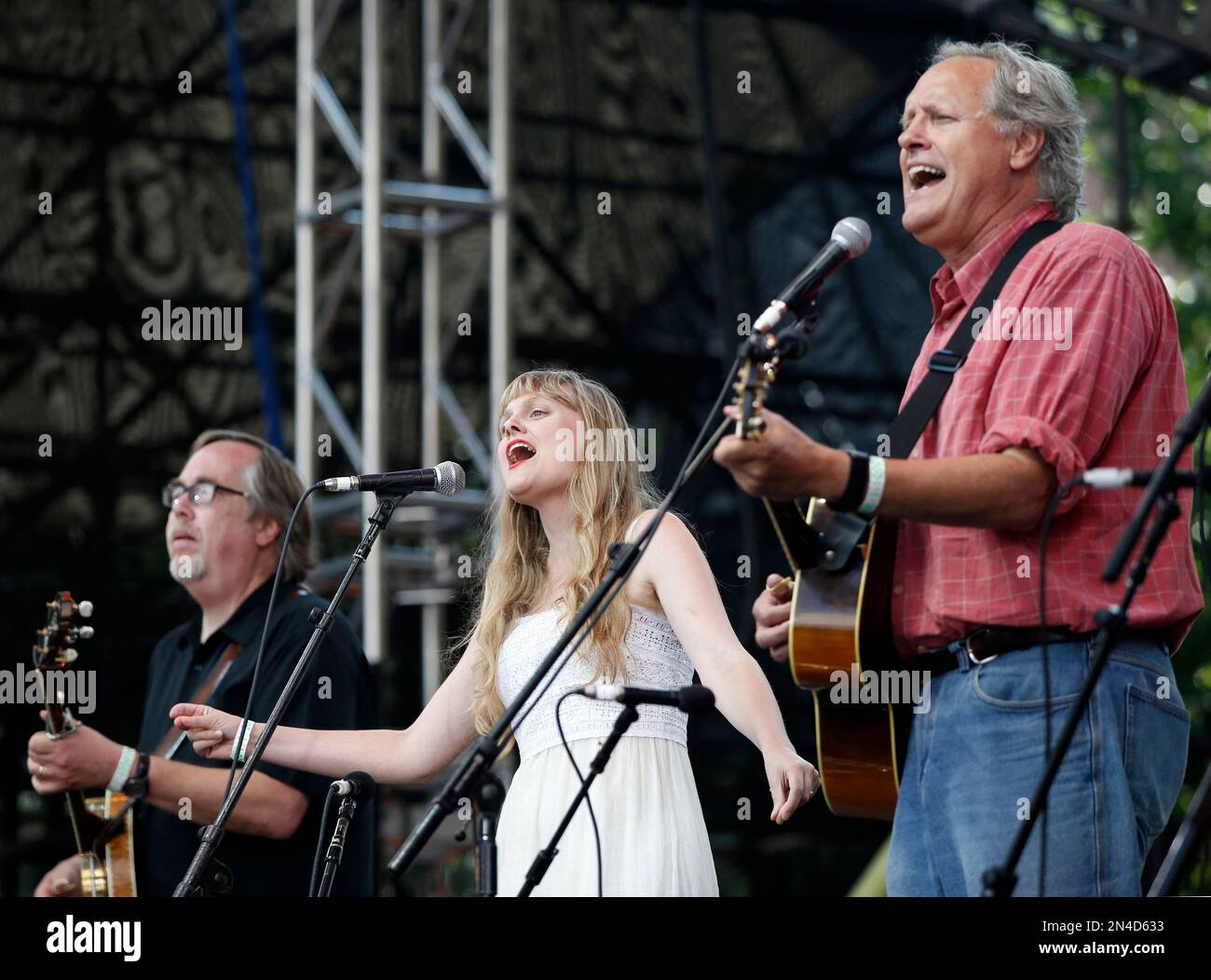 From left, banjo player Tony Trischka performs with singer Abigail ...