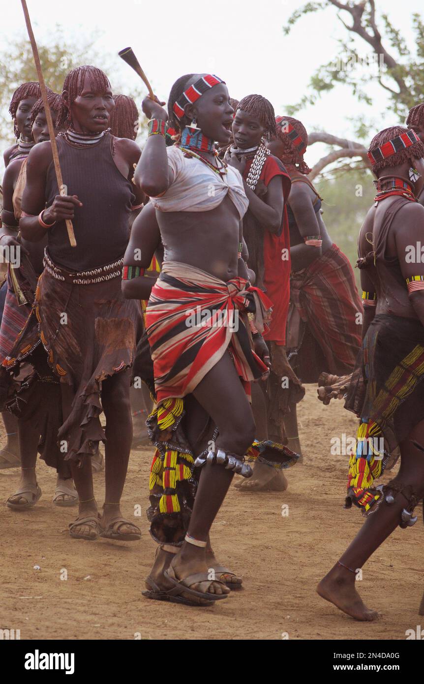 Hamer tribe - Women dancing during "bull jump": the most important ...