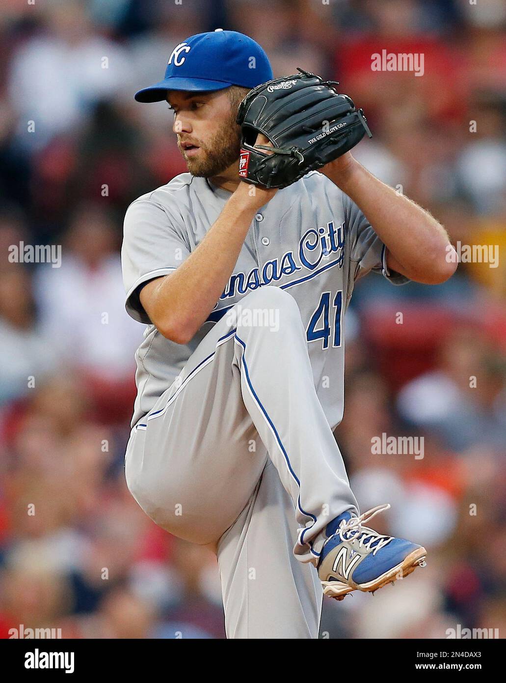 Kansas City Royals' Danny Duffy pitches in the first inning of a ...