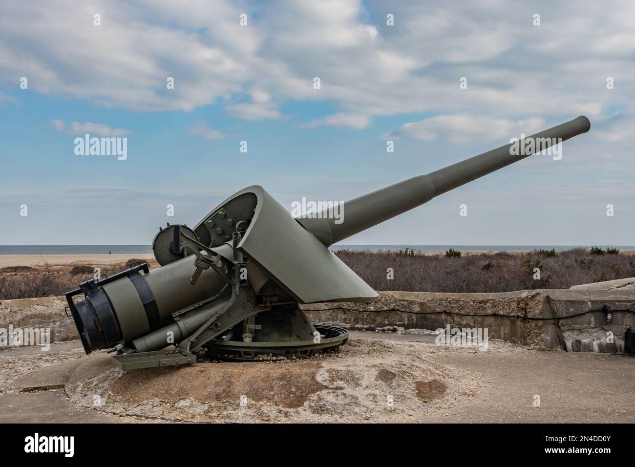 Six inch gun hi-res stock photography and images - Alamy
