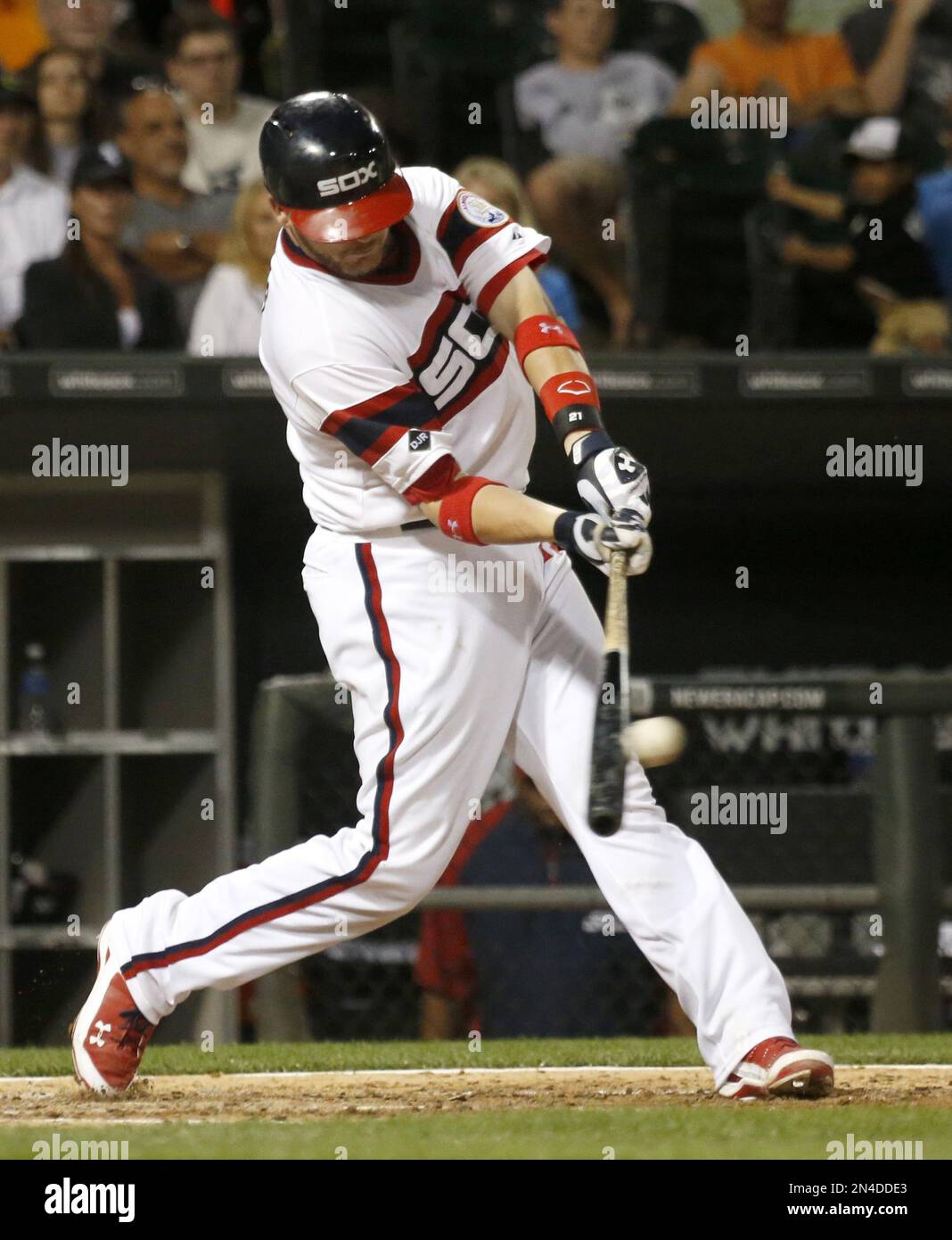 Chicago White Sox's Tyler Flowers hits an RBI double off Houston Astros ...