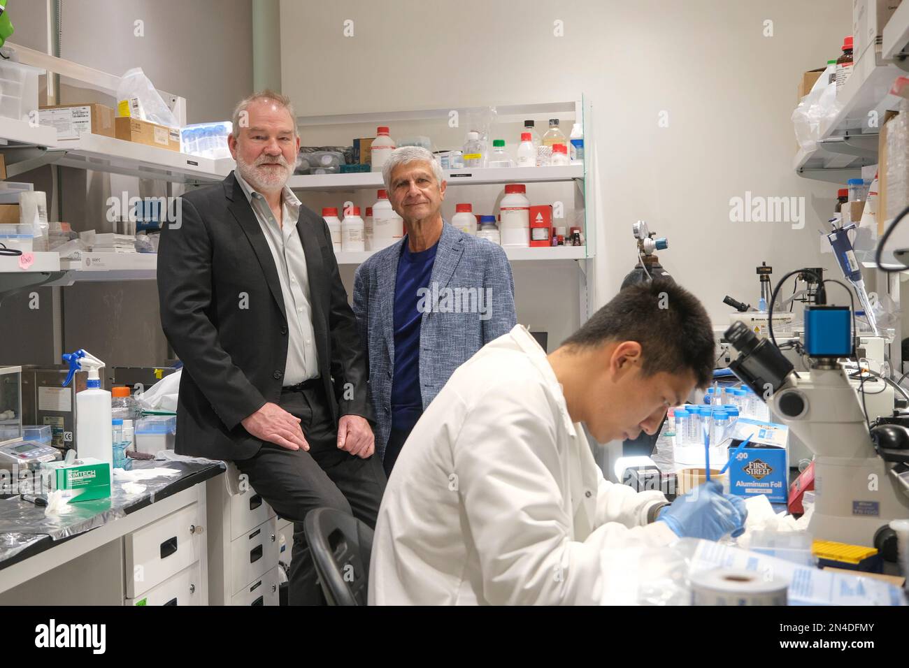 Los Angeles, California, USA. 31st Jan, 2023. George Ayoub (R), co ...