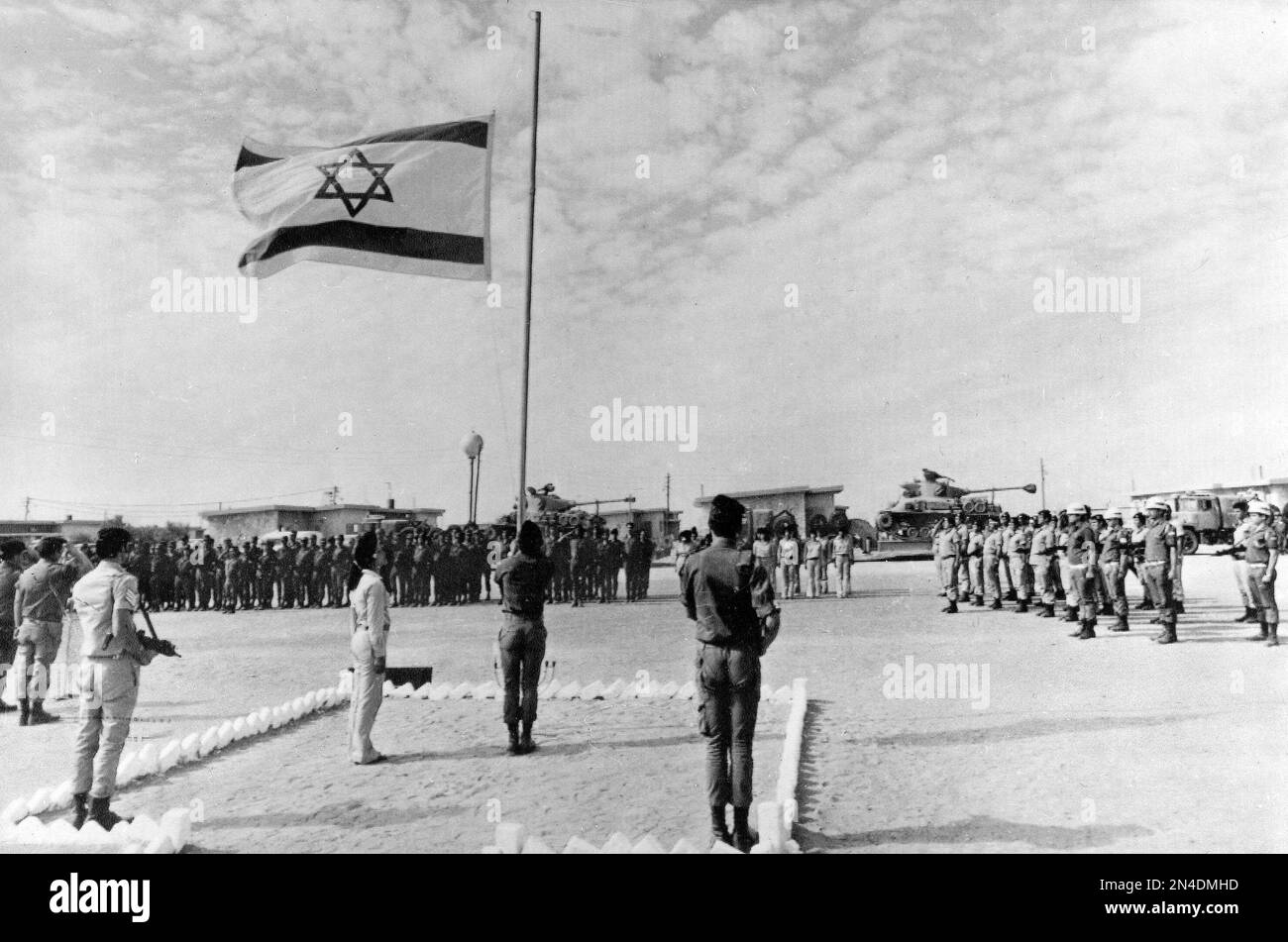 Israel's Star of David flag comes down at the Abu Rudeis oil fields in ...