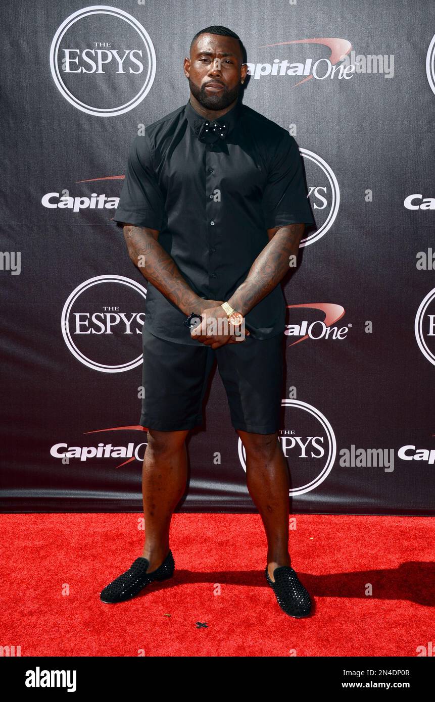 Tennessee Titans' Delanie Walker arrives at the ESPY Awards at the ...
