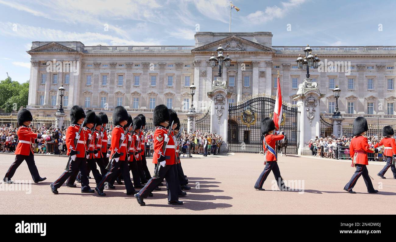 The Changing of the Guard Ceremony takes place at Buckingham Palace in ...