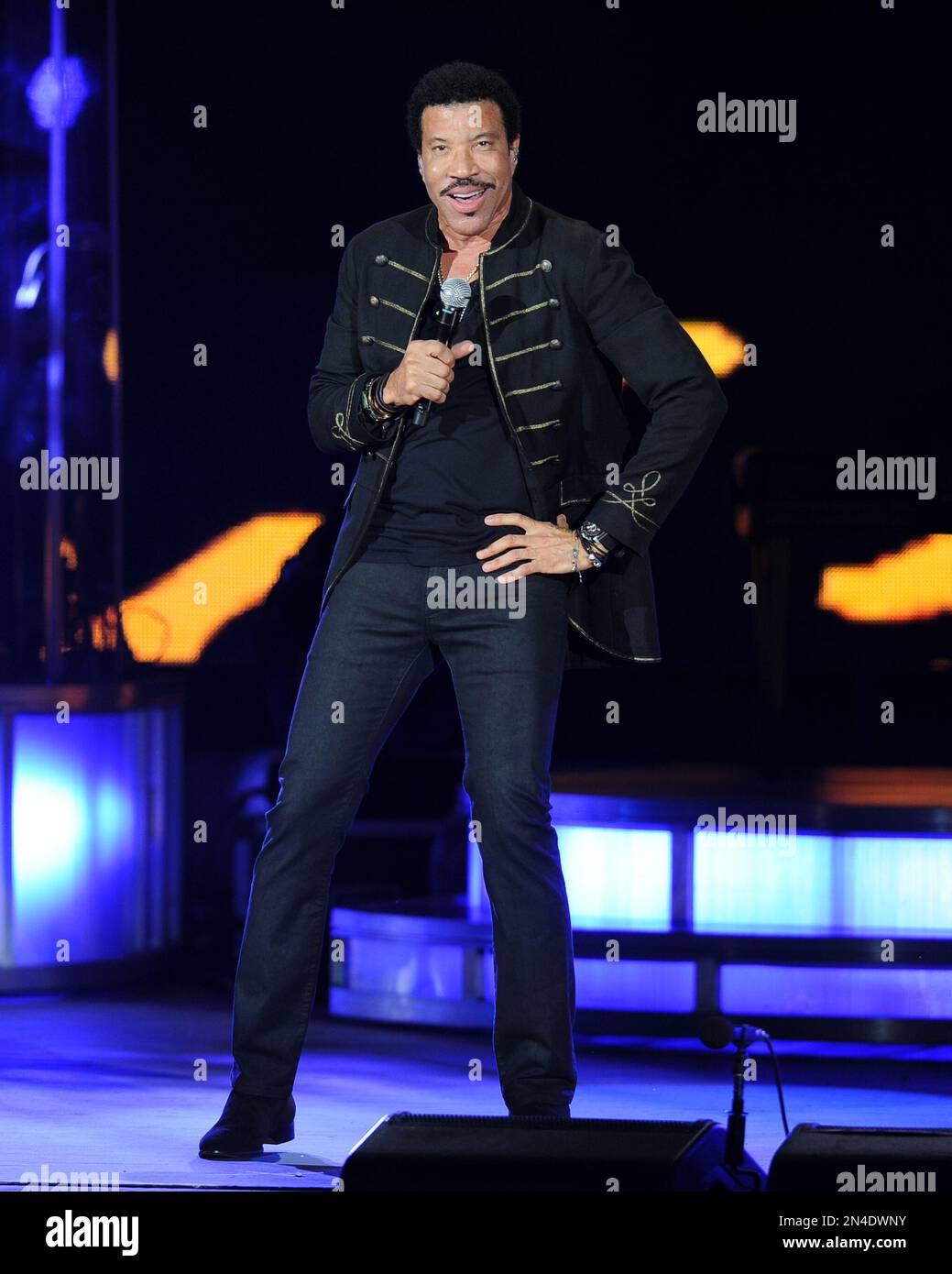 Lionel Richie performs during the Lionel Richie World Tour 2014 at the ...