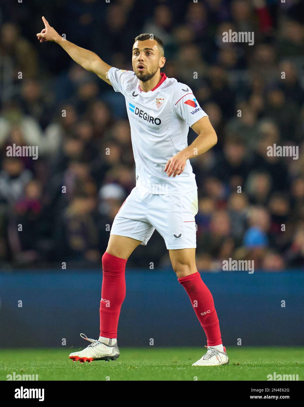Joan Jordan of Sevilla FC during the La Liga match between FC Barcelona ...