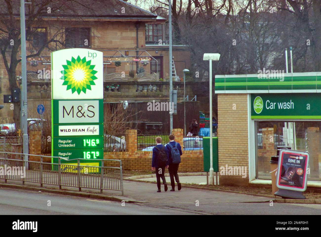 Bp garage hi-res stock photography and images - Alamy