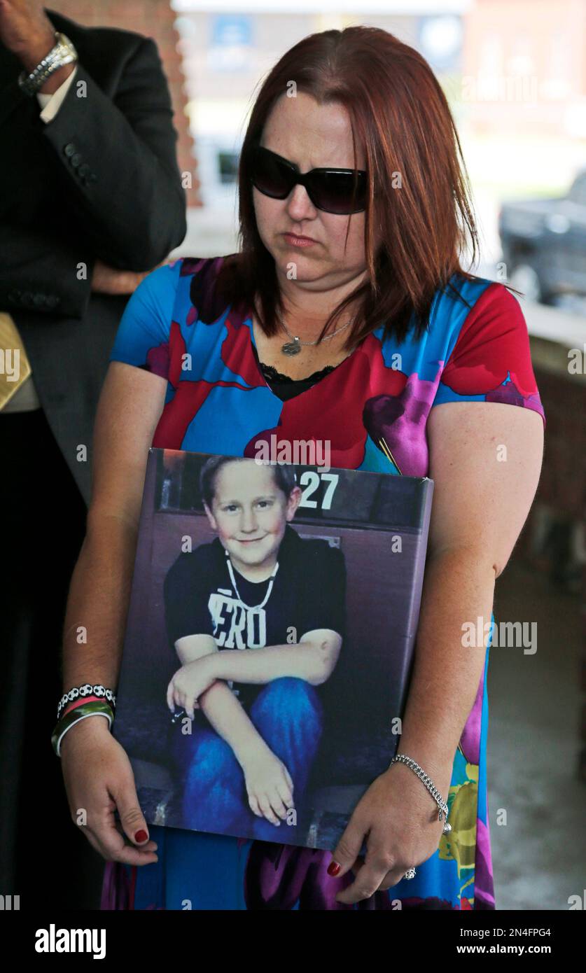 Mikki Davis, the mother of Kyle Davis, 8, who died at Plaza Towers ...