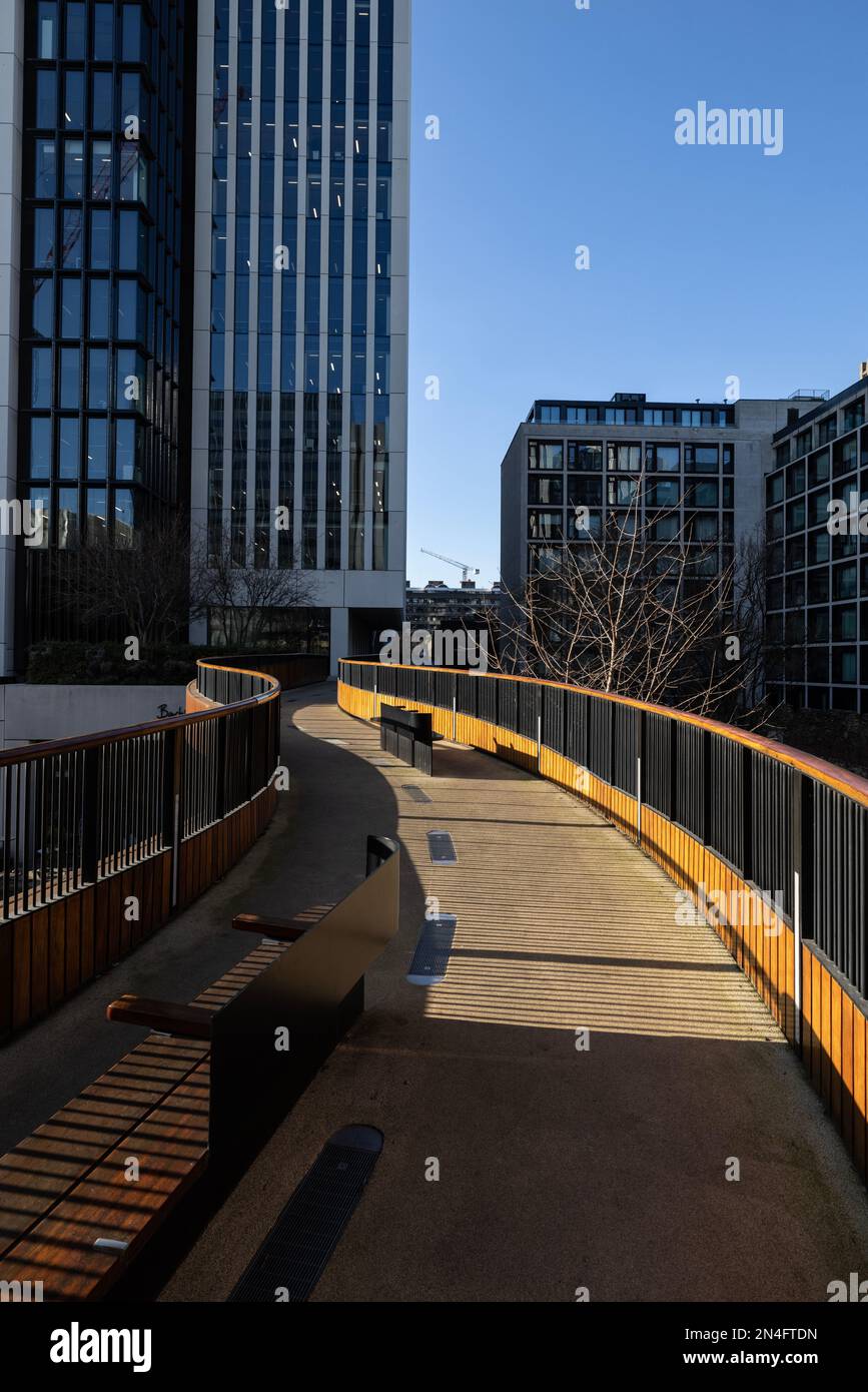 St Alphage Highwalk, pedestrian walkway overlooking London Wall, London ...