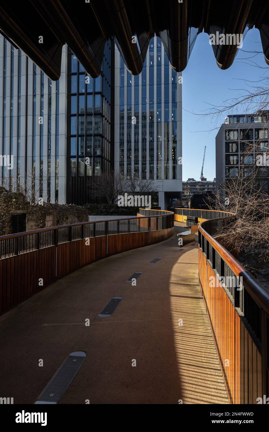 St Alphage Highwalk, pedestrian walkway overlooking London Wall, London ...