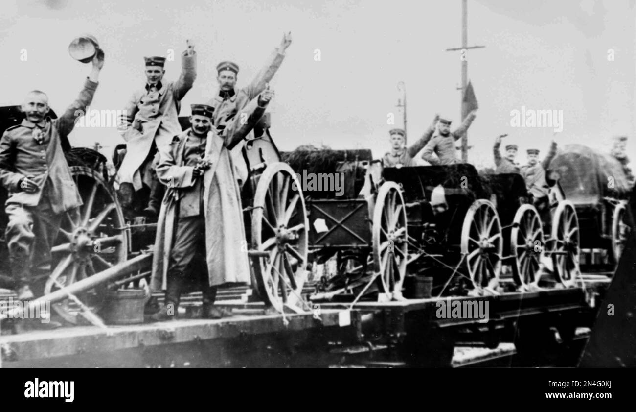 German artillery train leaves one section of the front in France to ...