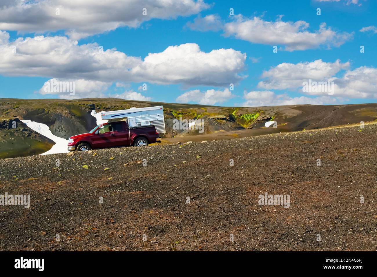 Beautiful dry wide lonely icelandic landscape, off road 4x4 camper van ...