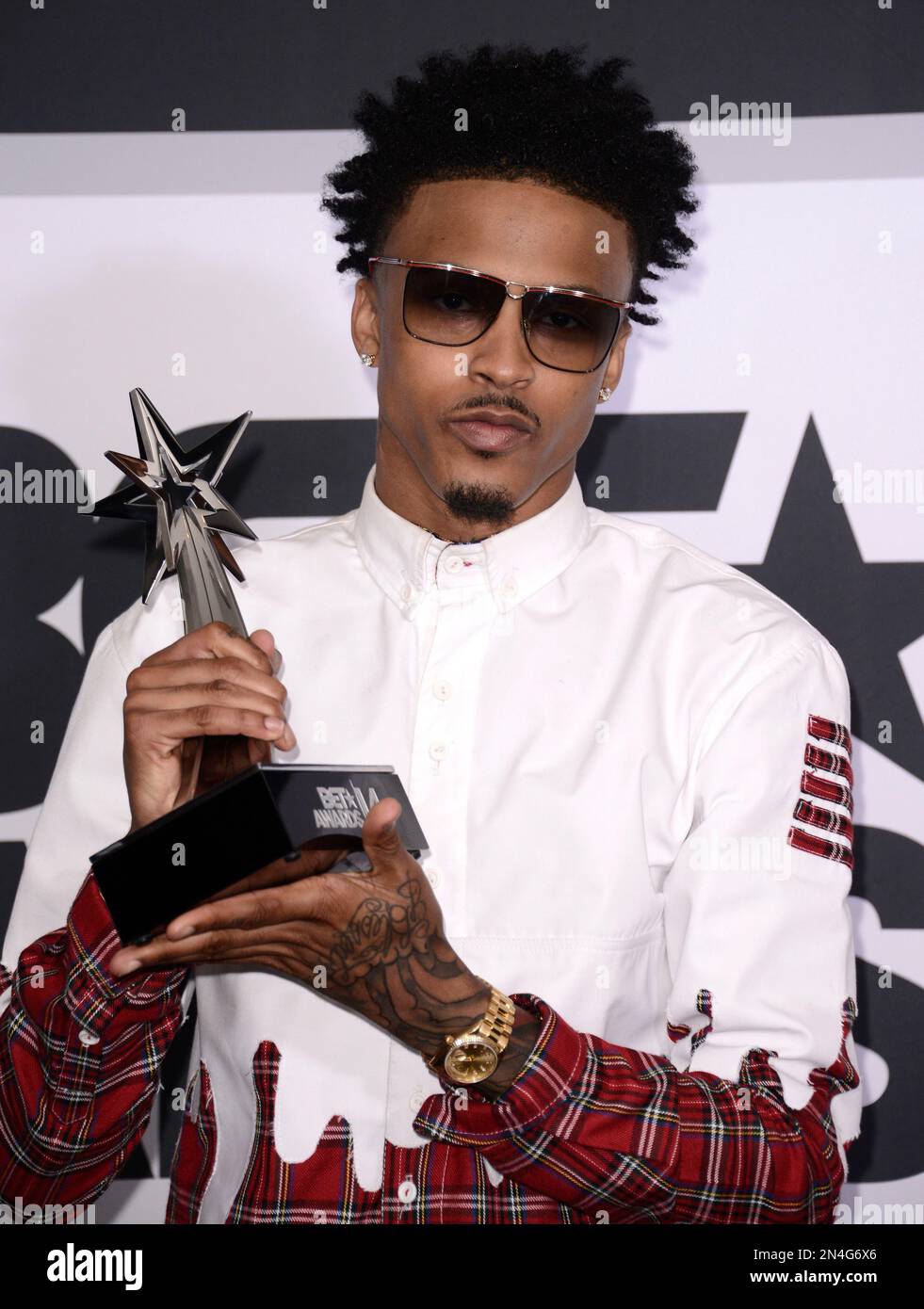 August Alsina, winner of the viewers choice award for “I Luv This ...