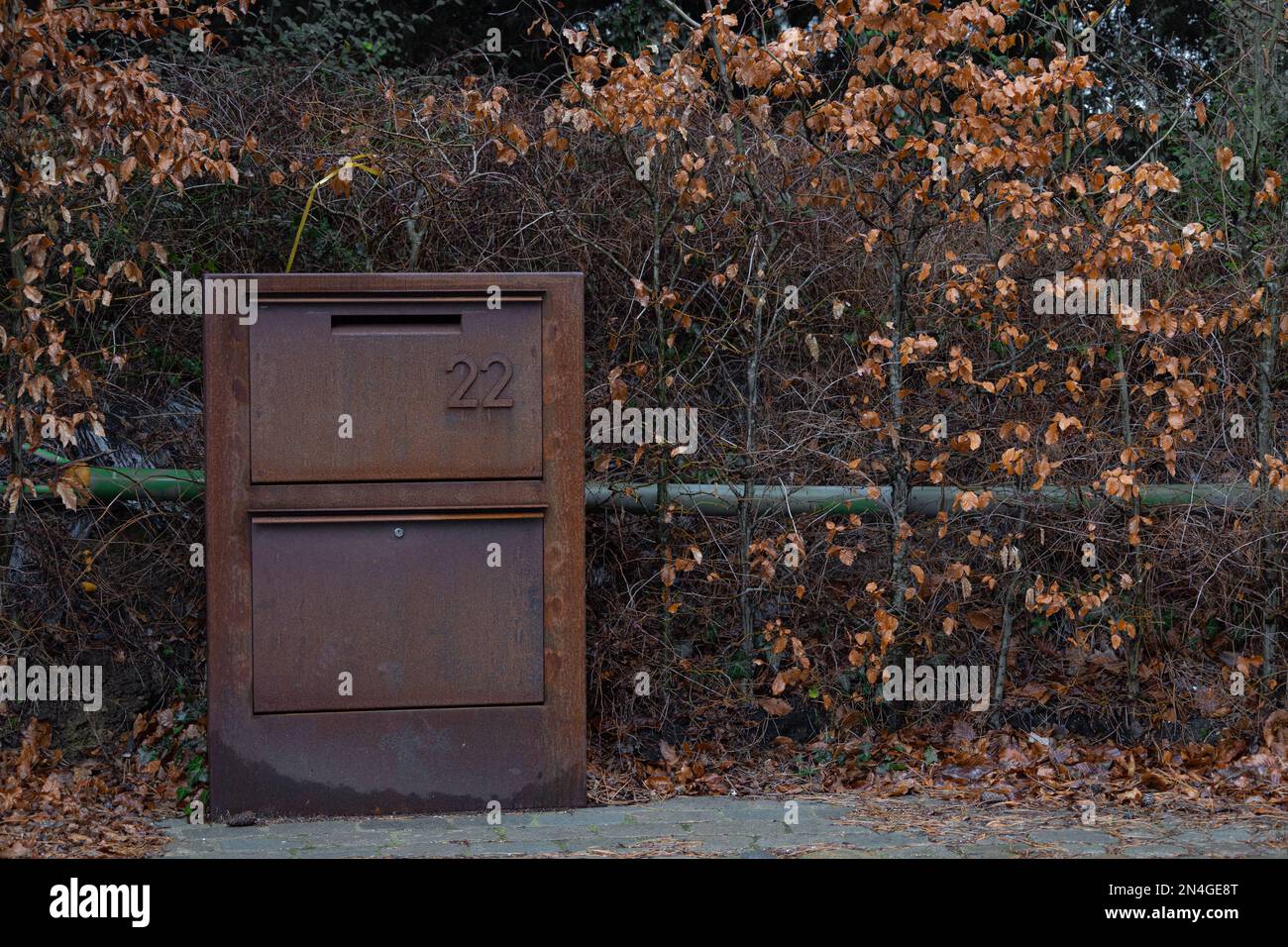 Vintage rural mailbox hi-res stock photography and images - Alamy