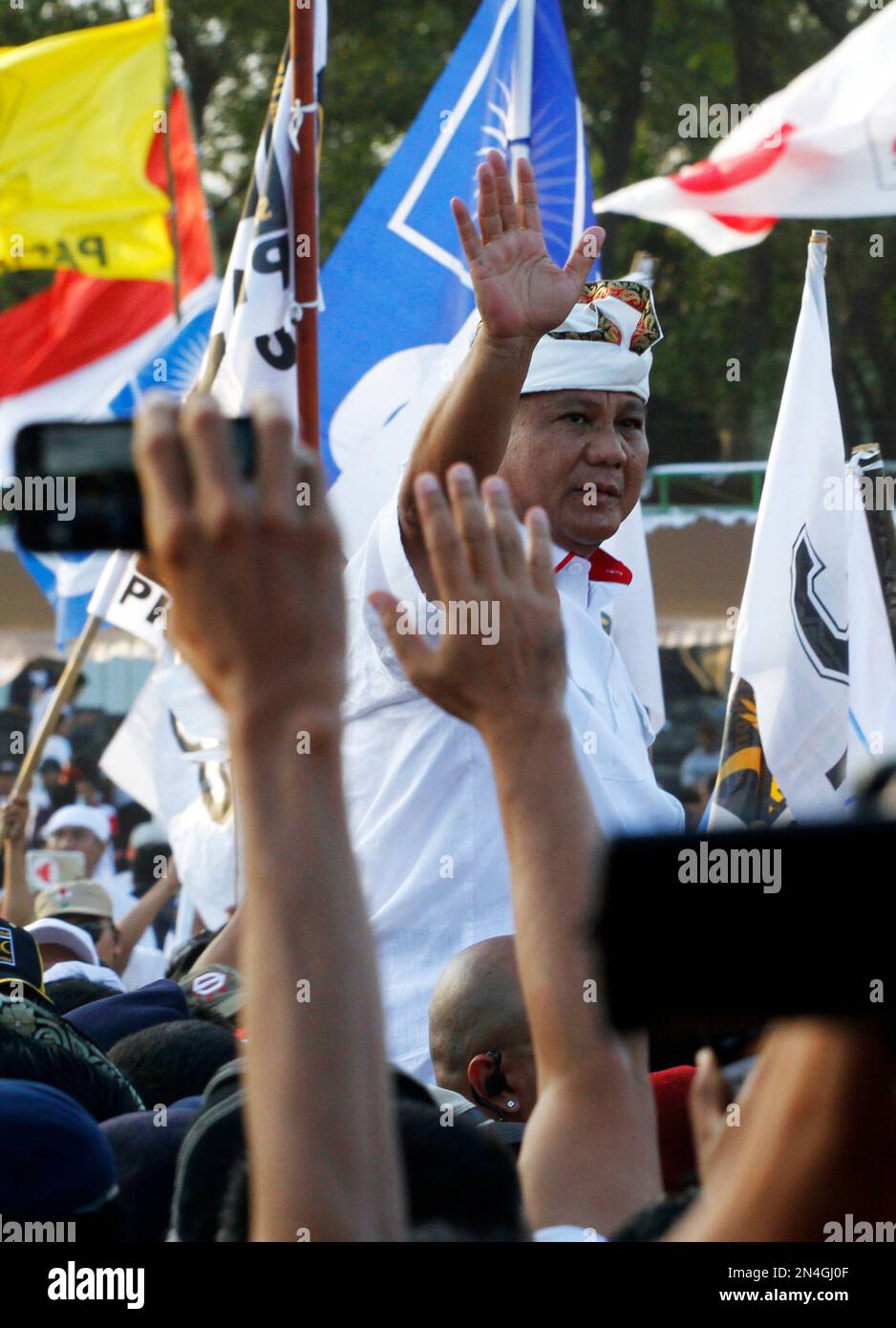 Indonesian presidential candidate Prabowo Subianto, greets his ...