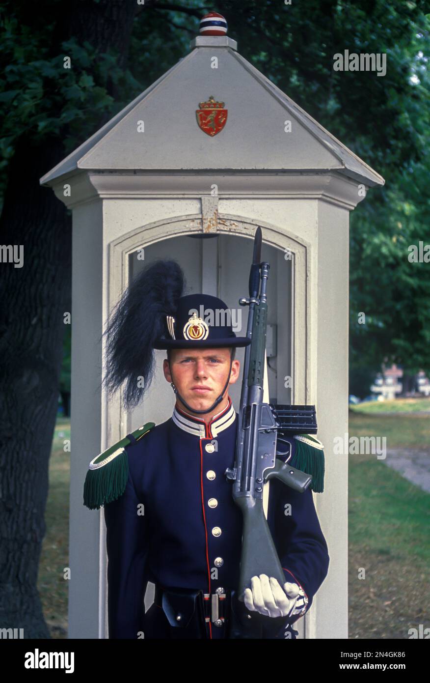 GUARD STANDING AT EASE SENTRY BOX ROYAL PALACE OSLO NORWAY Stock Photo ...