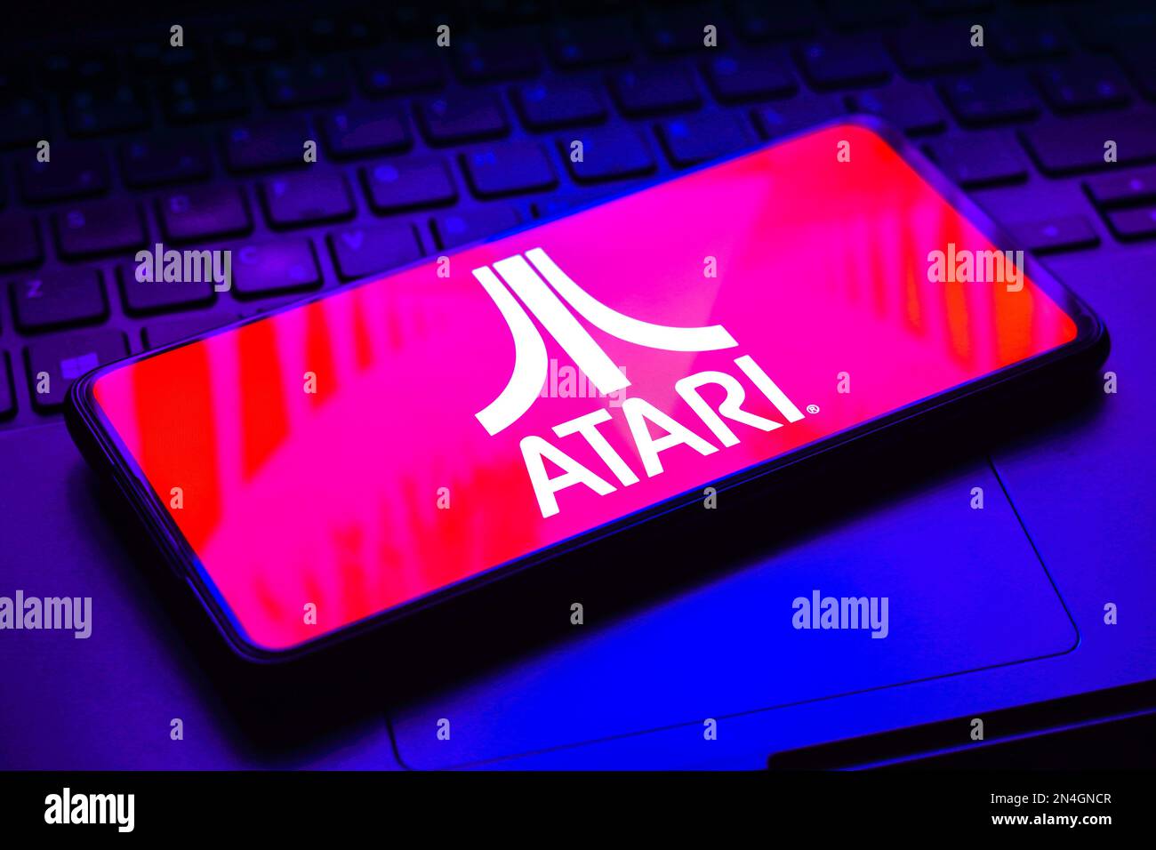 Atari logo hi-res stock photography and images - Alamy
