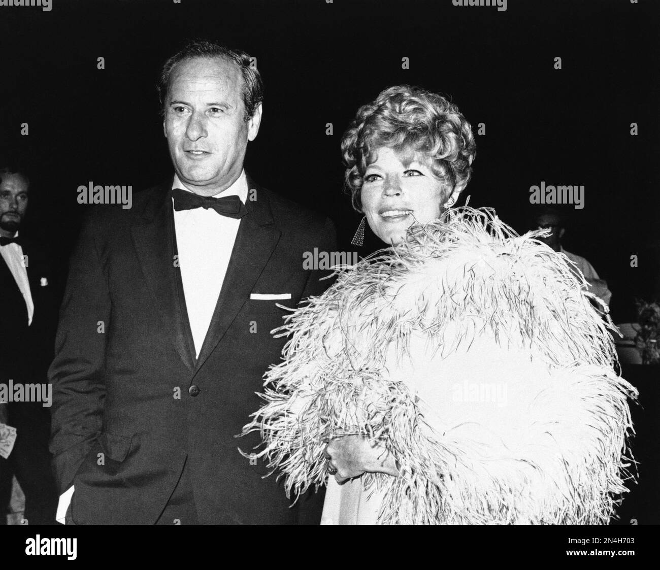FILE - This Sept. 21, 1967 file photo shows actor Eli Wallach, left ...